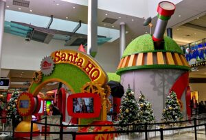 Santa HQ Experience at Washington Square Mall in Portland Oregon ...