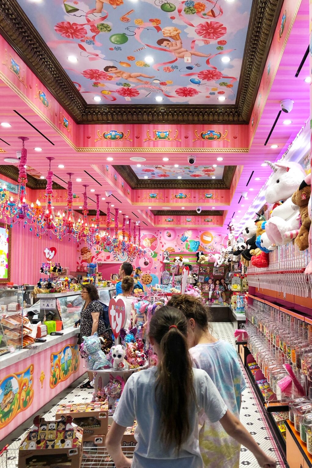 Things To Do In Las Vegas with Kids - Family Travel Guide - Thrifty NW Mom