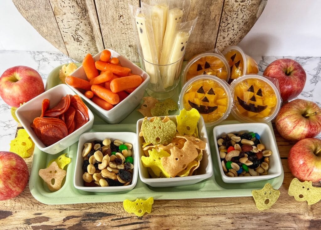 Simple Fall Cider Bar & Snack Board Ideas - Save Time & Money On Them ...