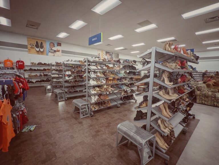 Guide to Thrifting in the Puget Sound + Some of the Best Thrift Stores ...